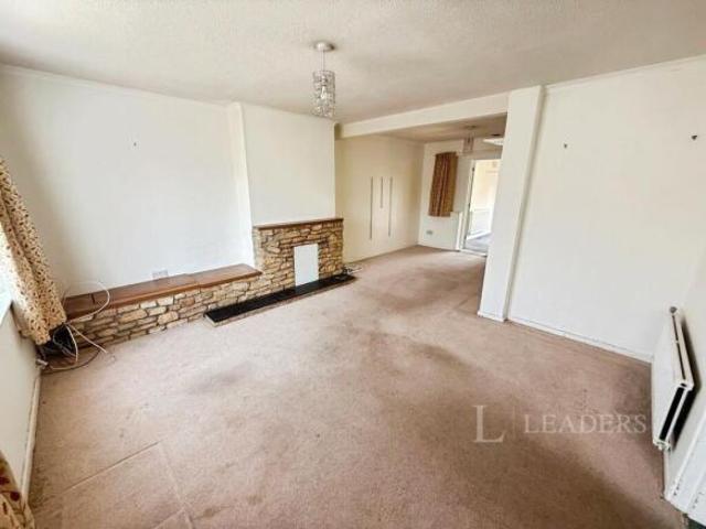 3 bedroom semi detached house for sale in Aspen Avenue, Bedford, Bedfordshire, MK41