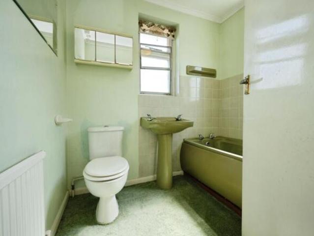 3 bedroom semi detached house for sale in Aspen Avenue, Bedford, Bedfordshire, MK41