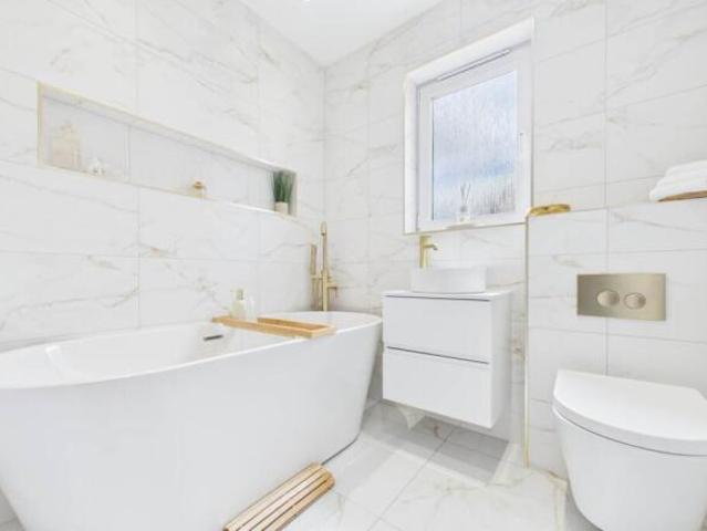 3 bedroom semi detached house for sale in Applegate Drive, East Kilbride, G75