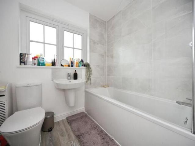 3 bedroom semi detached house for sale in Armstrong Road, Luton, LU2