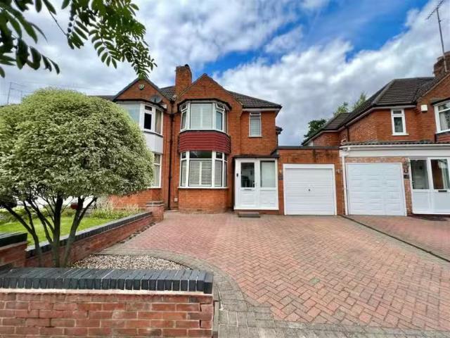 3 bedroom semi detached house for sale in Arnold Road, Shirley.