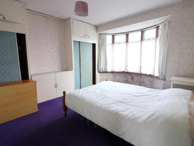 3 bedroom semi detached house for sale in Argyll Avenue, Luton, Bedfordshire, LU3 1EQ, LU3