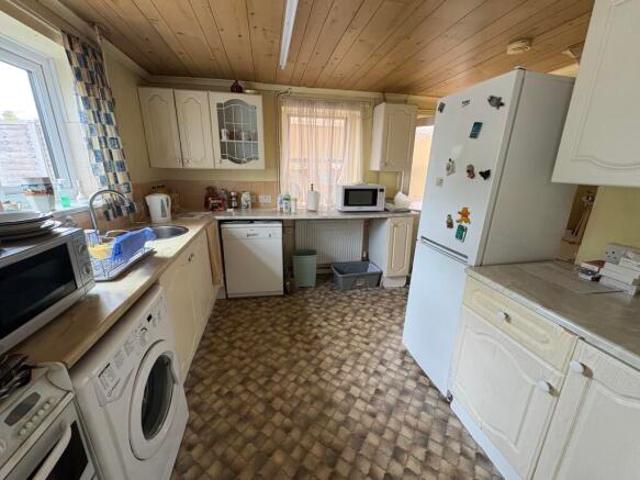 3 bedroom semi detached house for sale in Arundel Road, Peterborough, PE4