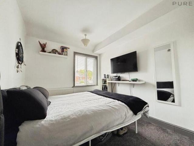 3 bedroom semi detached house for sale in Avon Road, Southampton SO18 4FQ, SO18