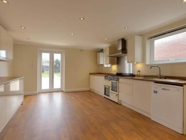 3 bedroom semi detached house for sale in Avondale Road, Ipswich, IP3