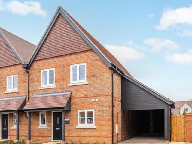 3 Bedroom Semi detached House For Sale In Aylesbury, Buckinghamshire