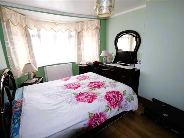 3 bedroom semi detached house for sale in Aylesbury Street West, Wolverton, Milton Keynes, MK12