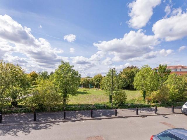 3 bedroom semi detached house for sale in Bantry Road, Cippenham, SL1