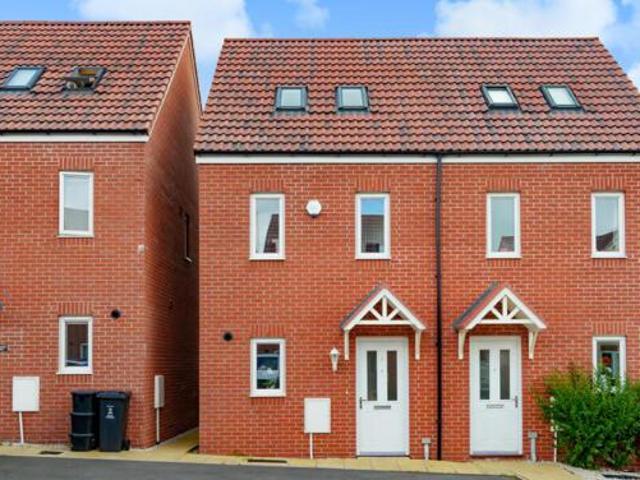3 Bedroom Semi detached House For Sale In Badbury Park, Swindon