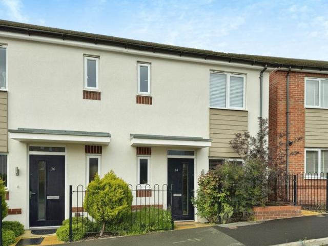 3 bedroom semi detached house for sale in Baker Street, Rugby.