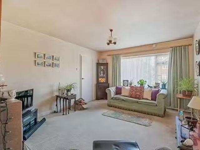 3 Bedroom Semi detached House For Sale In Bakers Lane, Lingfie.