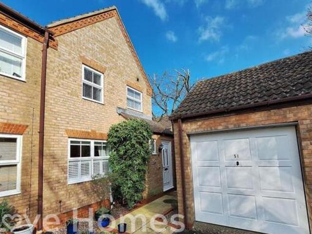 3 Bedroom Semi detached House For Sale In Barton le clay