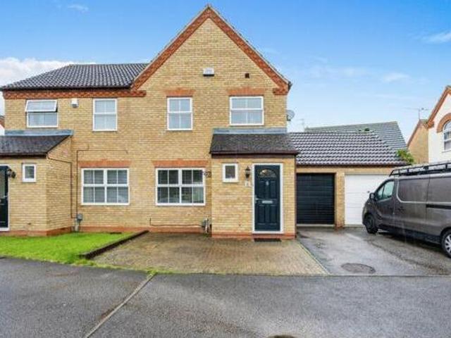 3 Bedroom Semi detached House For Sale In Barton le clay