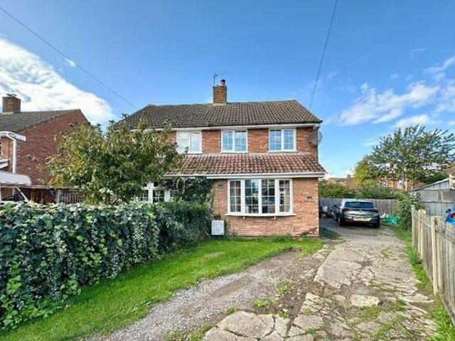 3 Bedroom Semi detached House For Sale In Barton Le Clay, Bedfordshire