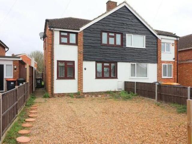 3 Bedroom Semi detached House For Sale In Barton Le Clay, Bedfordshire