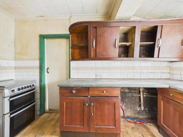 3 bedroom semi detached house for sale in Barton Street, Gloucester, GL1