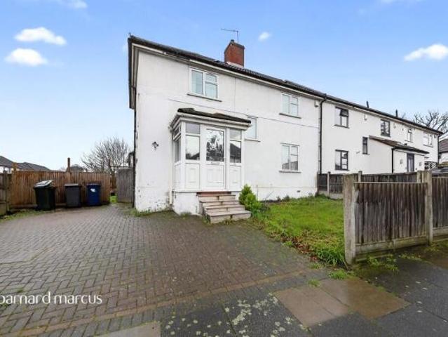 3 bedroom semi detached house for sale in Barfield Avenue, London, N20