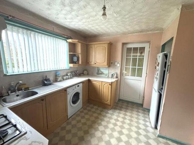 3 bedroom semi detached house for sale in Barnard Road, Farley Hill, Luton, Bedfordshire, LU1 5RS, LU1