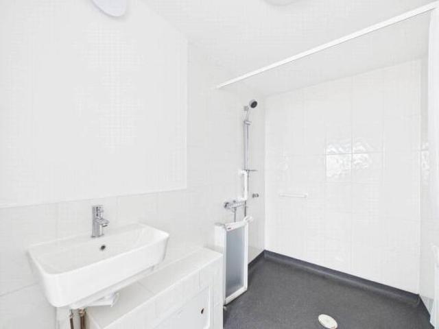 3 bedroom semi detached house for sale in Barnes Way, Worcester, Worcestershire, WR5