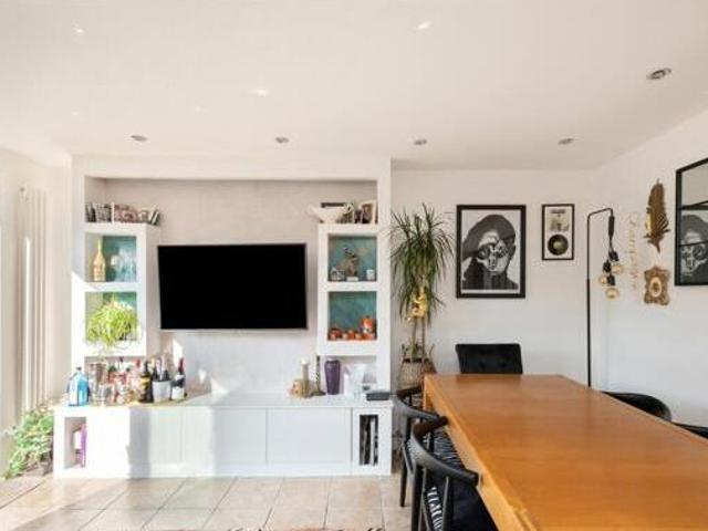 3 Bedroom Semi detached House For Sale In Barnet