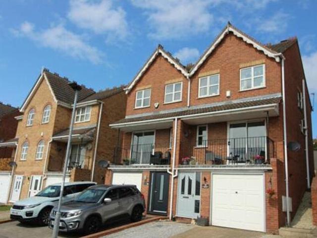 3 Bedroom Semi detached House For Sale In Barnsley, South Yorkshire