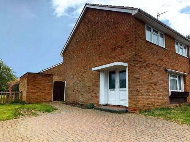 3 Bedroom Semi detached House For Sale In Basildon, Essex