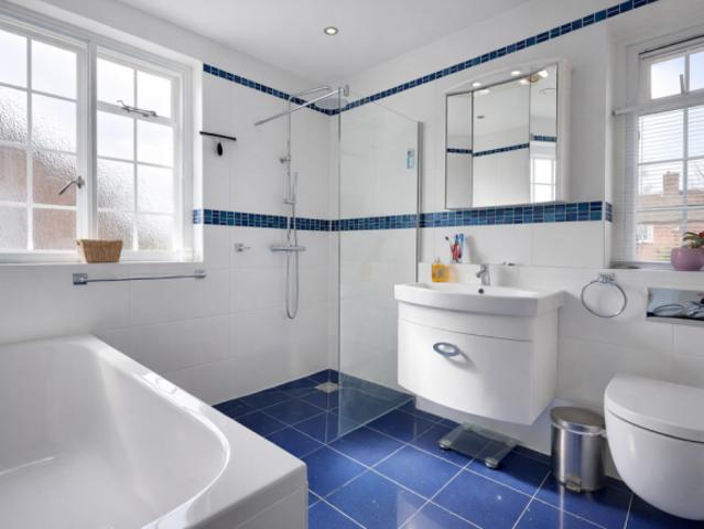 3 bedroom semi detached house for sale in Bassett Green, Southampton, SO16