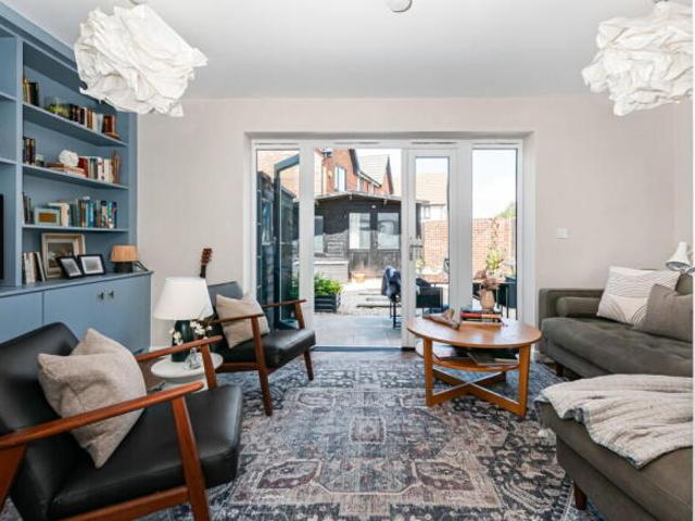 3 bedroom semi detached house for sale in Battersea Park, Hull, East Riding of Yorkshire, HU8 0AP, HU8