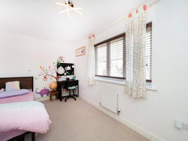 3 bedroom semi detached house for sale in Bateson Drive, Leavesden, Watford, Hertfordshire, WD25