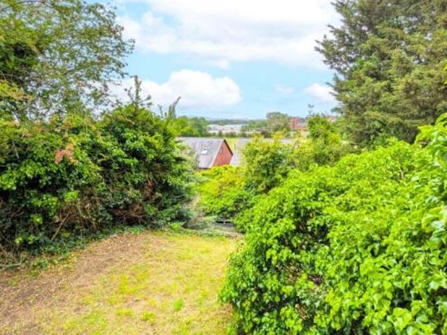 3 bedroom semi detached house for sale in Bath Road, Worcester, WR5