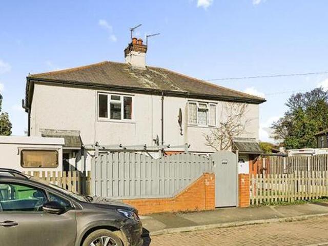 3 Bedroom Semi detached House For Sale In Batley
