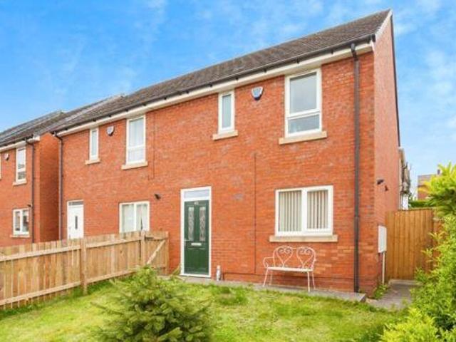 3 Bedroom Semi detached House For Sale In Batley, West Yorkshire