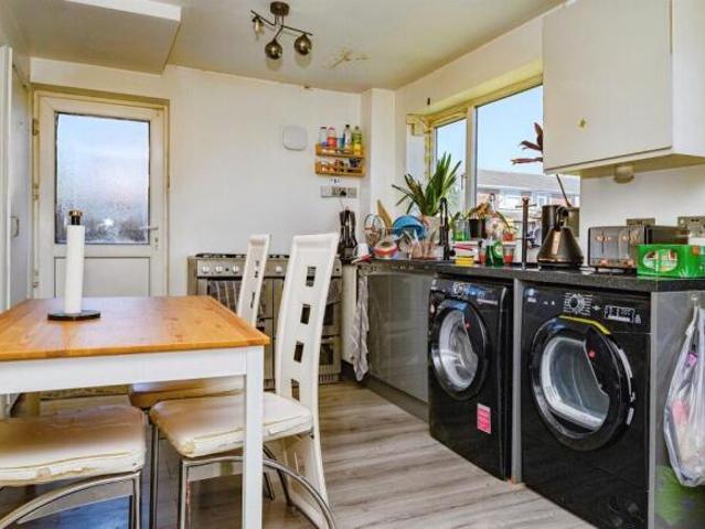 3 bedroom semi detached house for sale in Bembridge Gardens, Luton, LU3