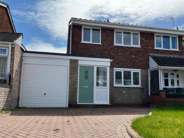 3 Bedroom Semi detached House For Sale In Bentley
