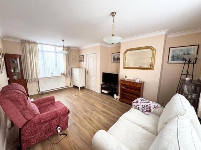 3 bedroom semi detached house for sale in Benbrick Road, Guildford, GU2