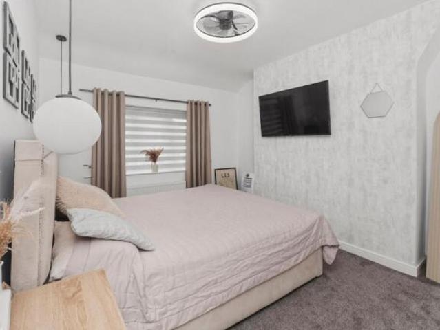 3 bedroom semi detached house for sale in Bennett Avenue, Warrington, WA1