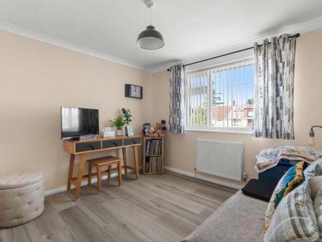 3 bedroom semi detached house for sale in Beaumont Road, Cambridge, CB1