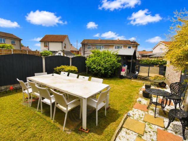 3 bedroom semi detached house for sale in Beckett Road, Doncaster, DN2