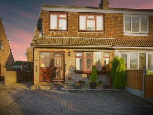 3 Bedroom Semi detached House For Sale In Bedworth, Warwickshire