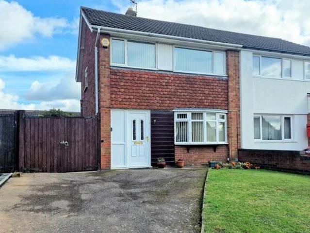 3 Bedroom Semi detached House For Sale In Bedworth, Warwickshire