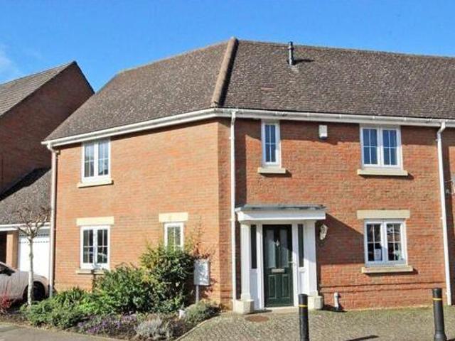 3 Bedroom Semi detached House For Sale In Bedford, Bedfordshire