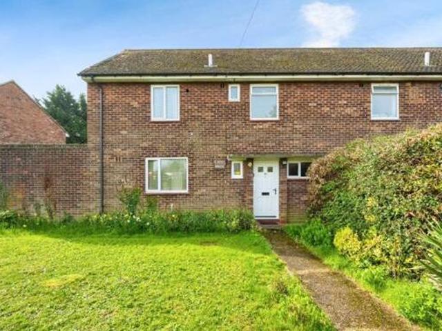 3 Bedroom Semi detached House For Sale In Bedford, Bedfordshire