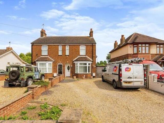 3 Bedroom Semi detached House For Sale In Bedford, Bedfordshire