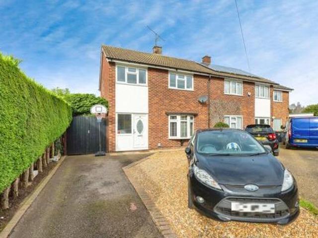 3 Bedroom Semi detached House For Sale In Bedford, Bedfordshire