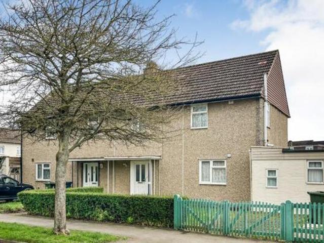 3 Bedroom Semi detached House For Sale In Bedford, Bedfordshire