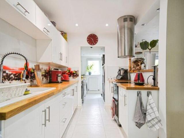 3 bedroom semi detached house for sale in Beech Avenue, Swindon, SN2 1JZ, SN2