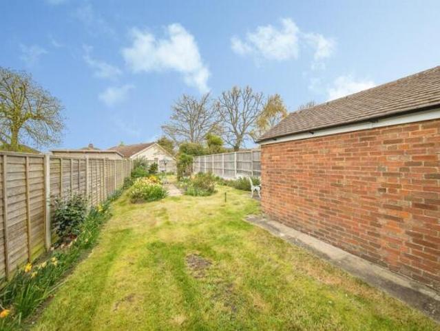 3 bedroom semi detached house for sale in Beechcroft Road, Ipswich, IP1