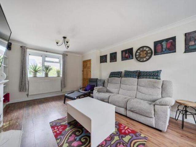 3 bedroom semi detached house for sale in Beechcroft Road, Swindon, SN2