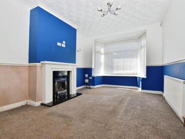 3 bedroom semi detached house for sale in Belgrave Drive, Hull, HU4