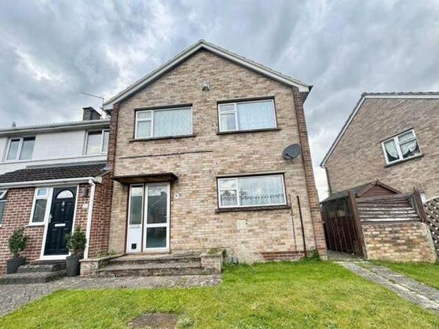 3 Bedroom Semi detached House For Sale In Berkshire
